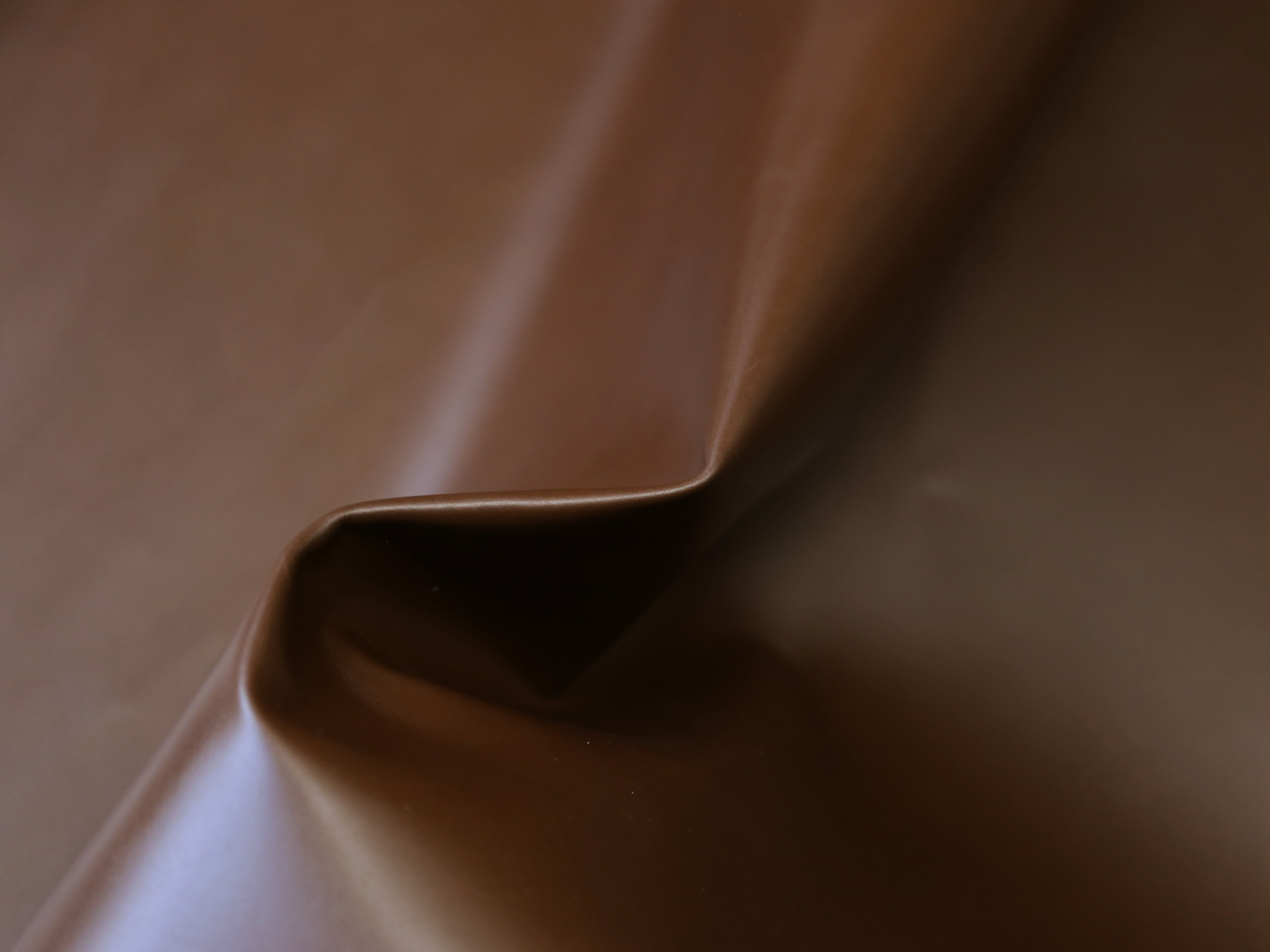 GLOSSY LIGHT BROWN CALF HIDE 0.8 1.0 mm
